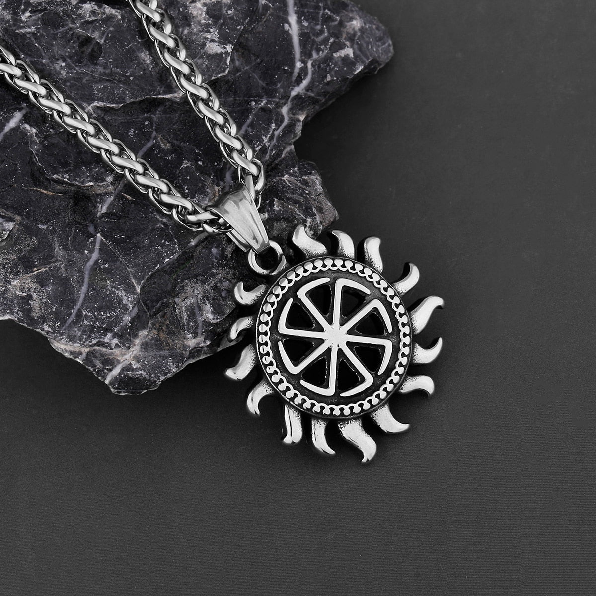 Slavic Sun Wheel Pendant Necklace | Viking-Store
